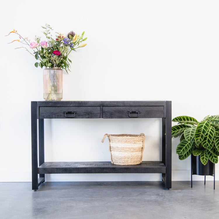 Sidetable achter bank – Industrieelinhuis.nl